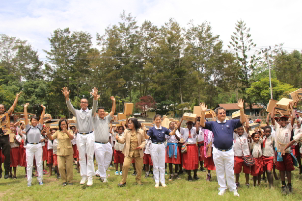 Susanto Pirono dan Yenny The: Relawan Tzu Chi Biak - Yayasan Buddha Tzu ...